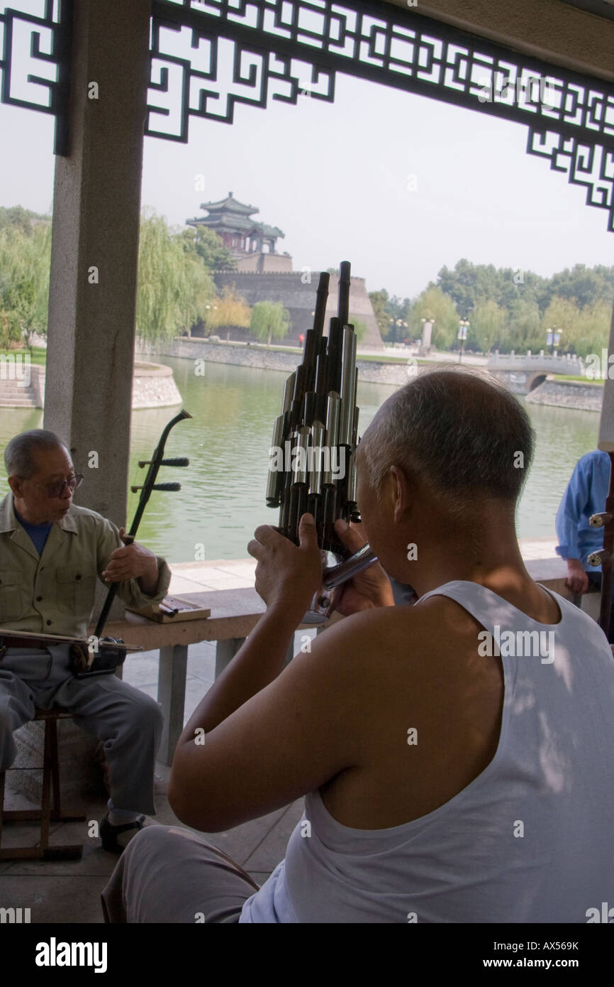 Sheng music hi-res stock photography and images - Alamy