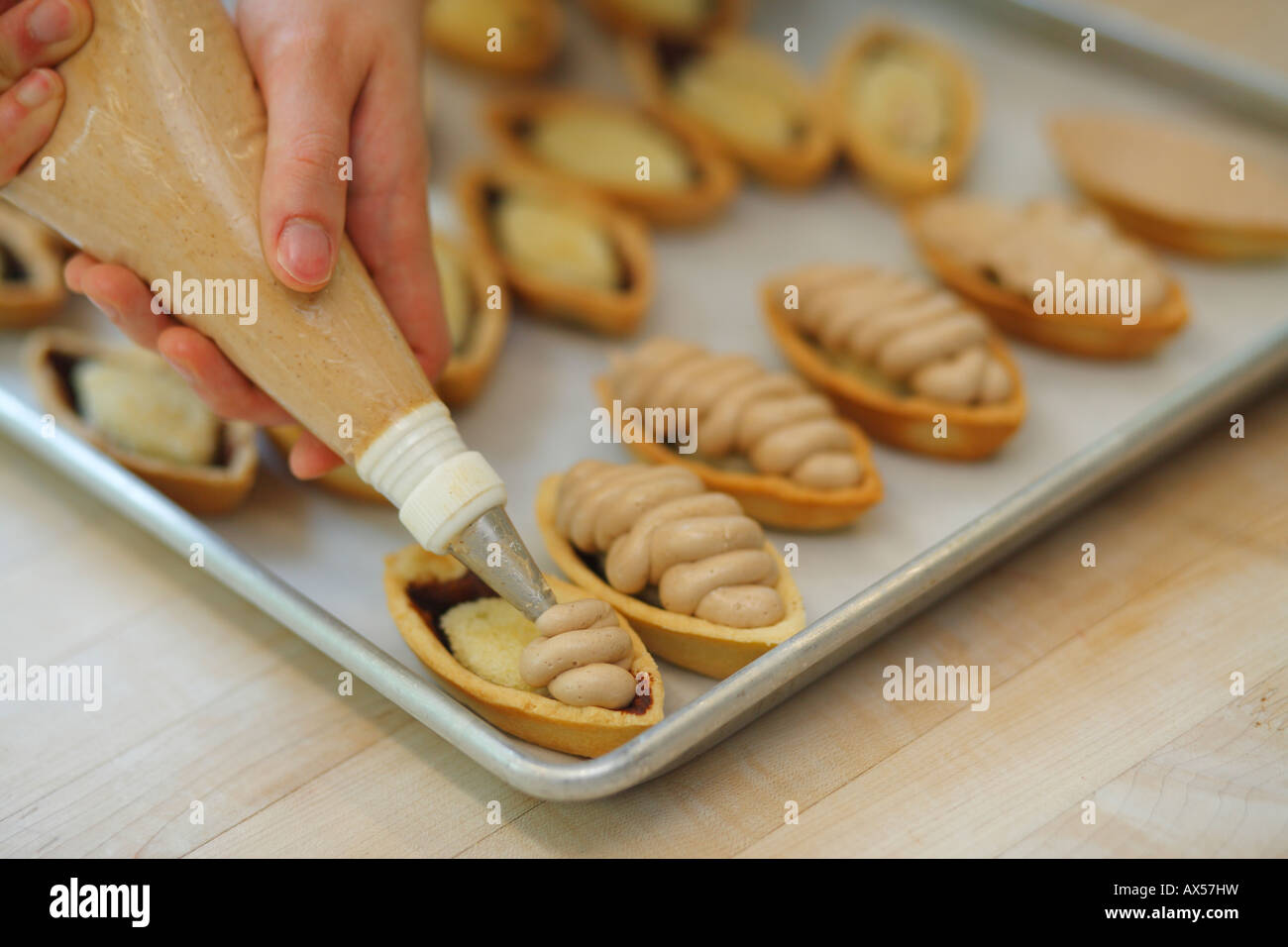 Pastry boats hi-res stock photography and images - Alamy