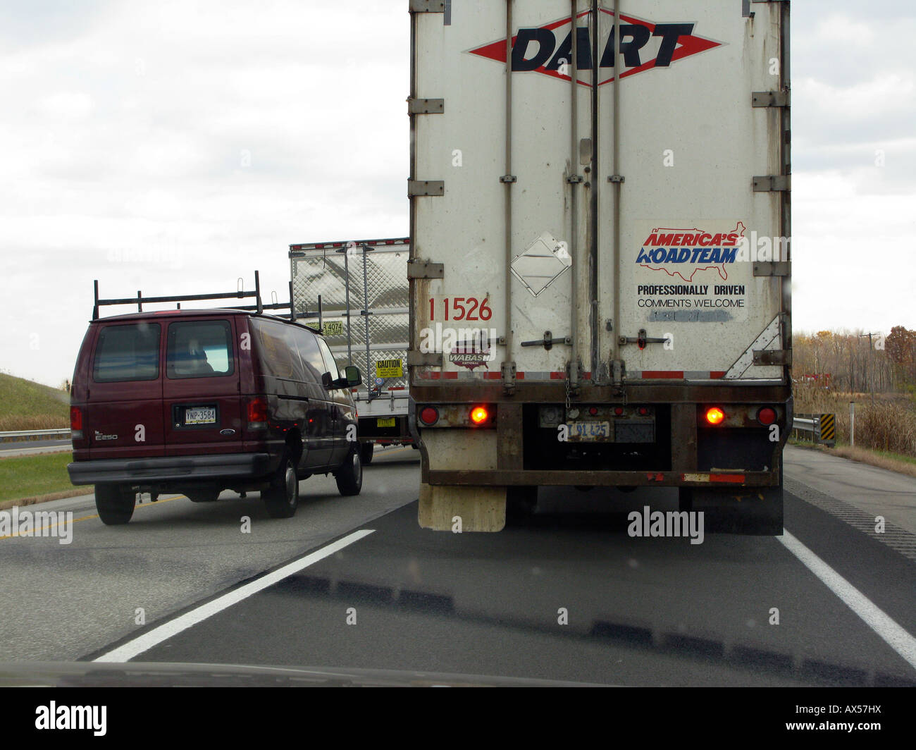 Highway traffic on busy interstate highway, Illinois, Chicago, USA ...