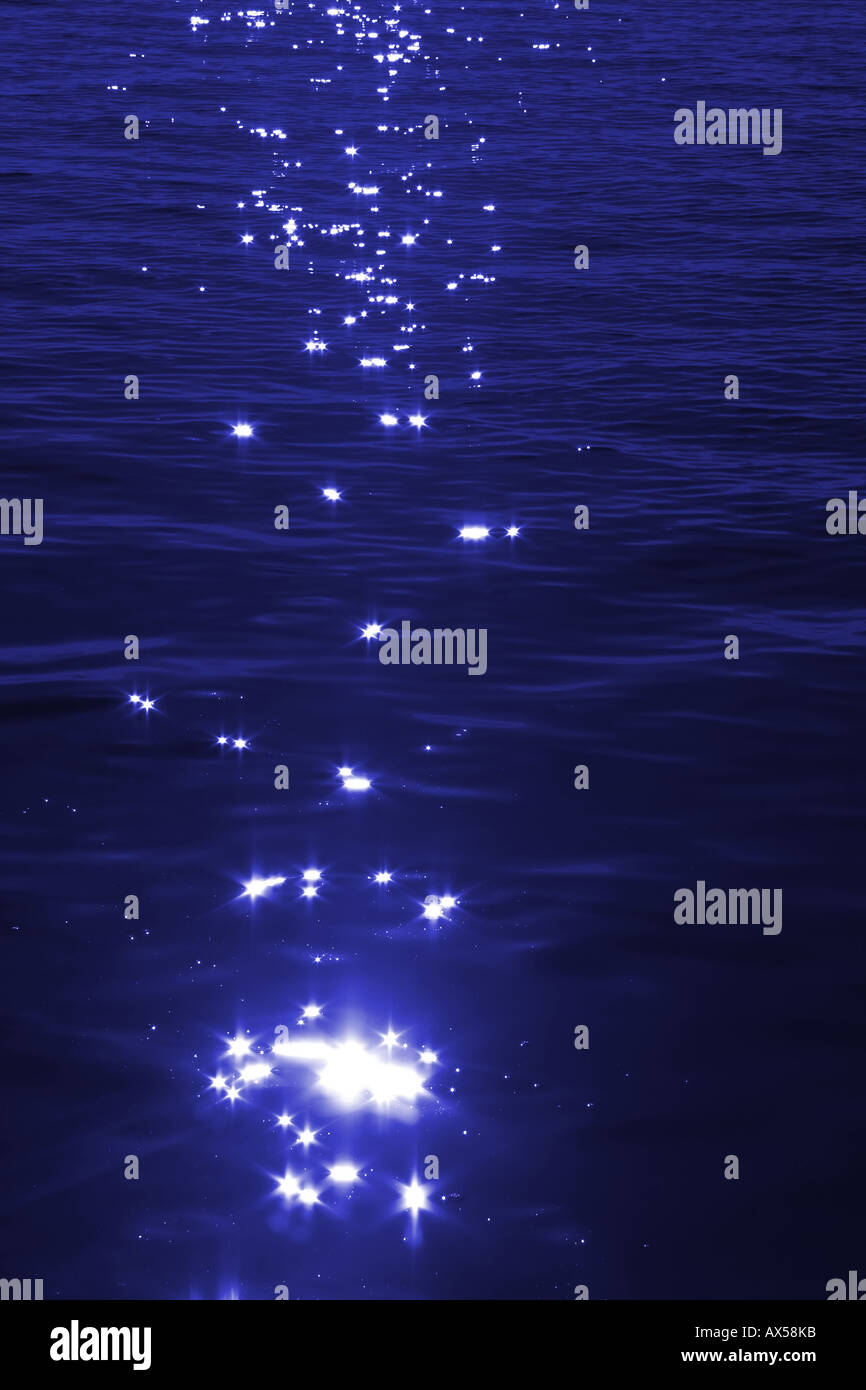 Moonlight on water hi-res stock photography and images - Alamy