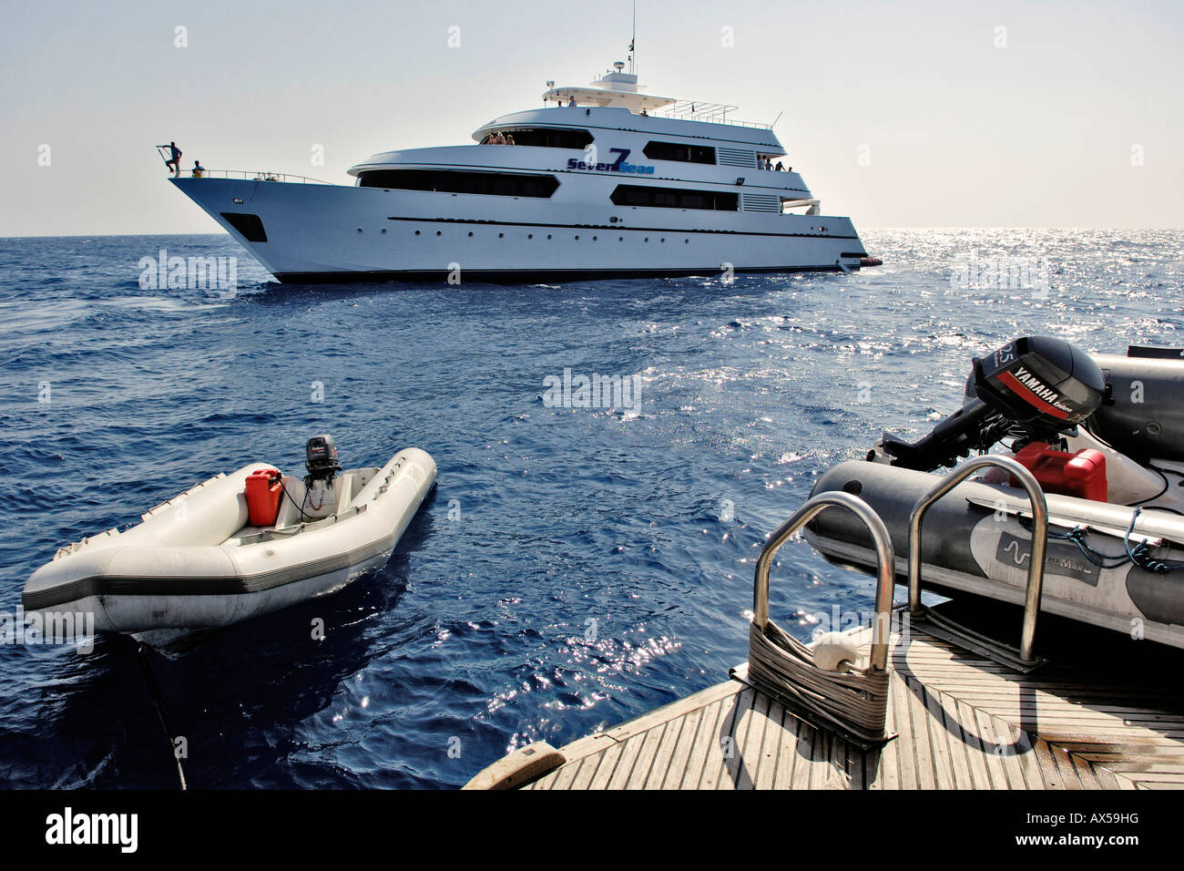 Tourist diving ship waiting for divers, Red Sea, Egypt Stock Photo - Alamy