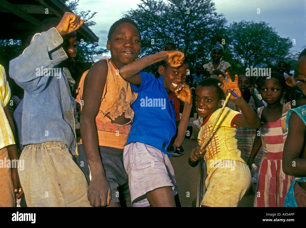 Zimbabwean childre, Zimbabwean boys, boys, dancer, dancers, dancing ...
