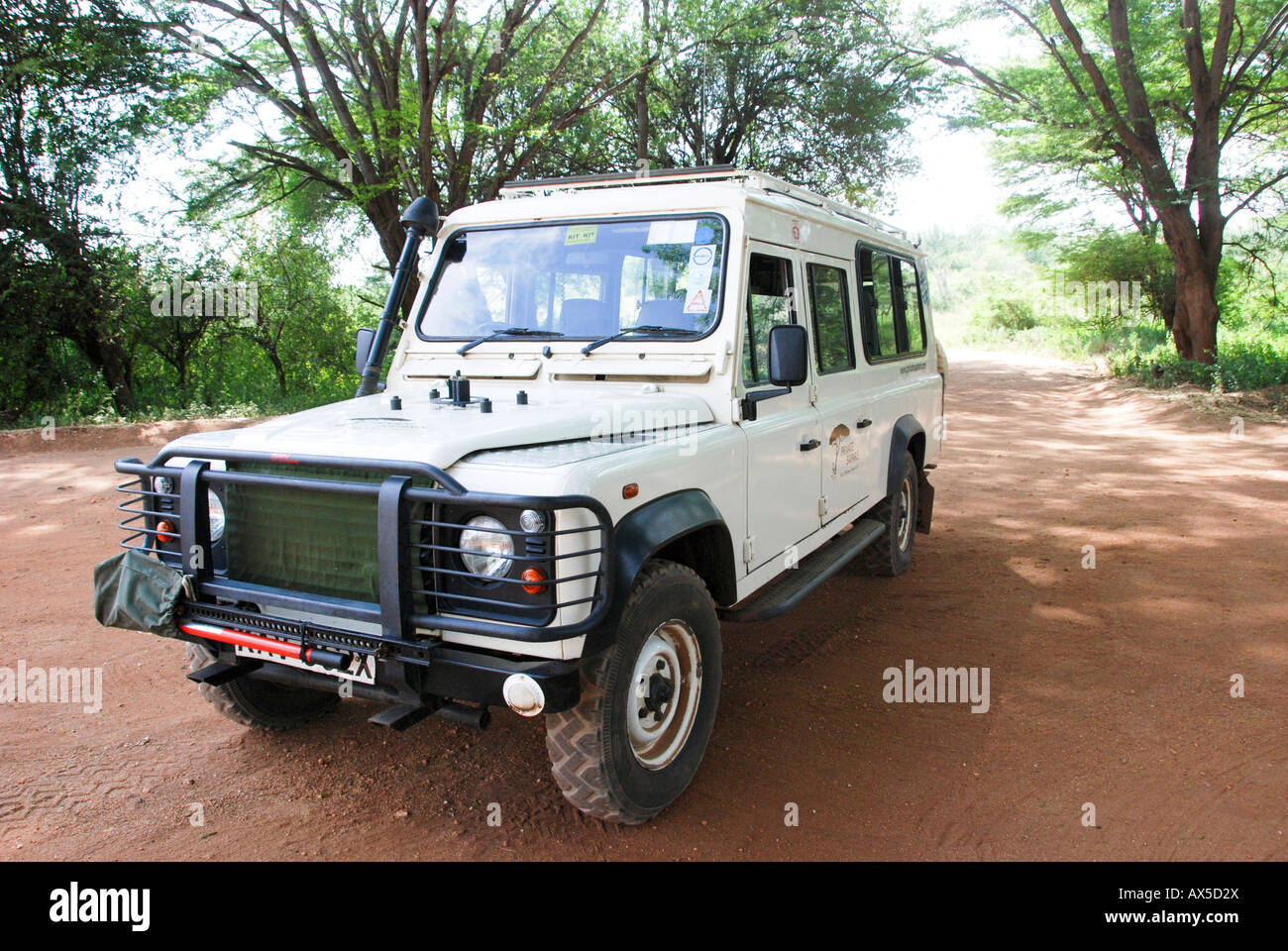 Land Rover jeep, Tsavo National Park, Kenya, Africa Stock Photo - Alamy