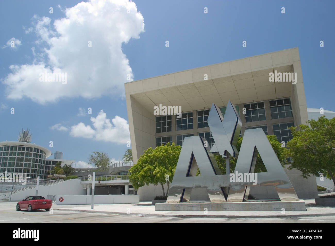 American Airlines Building High Resolution Stock Photography and Images ...