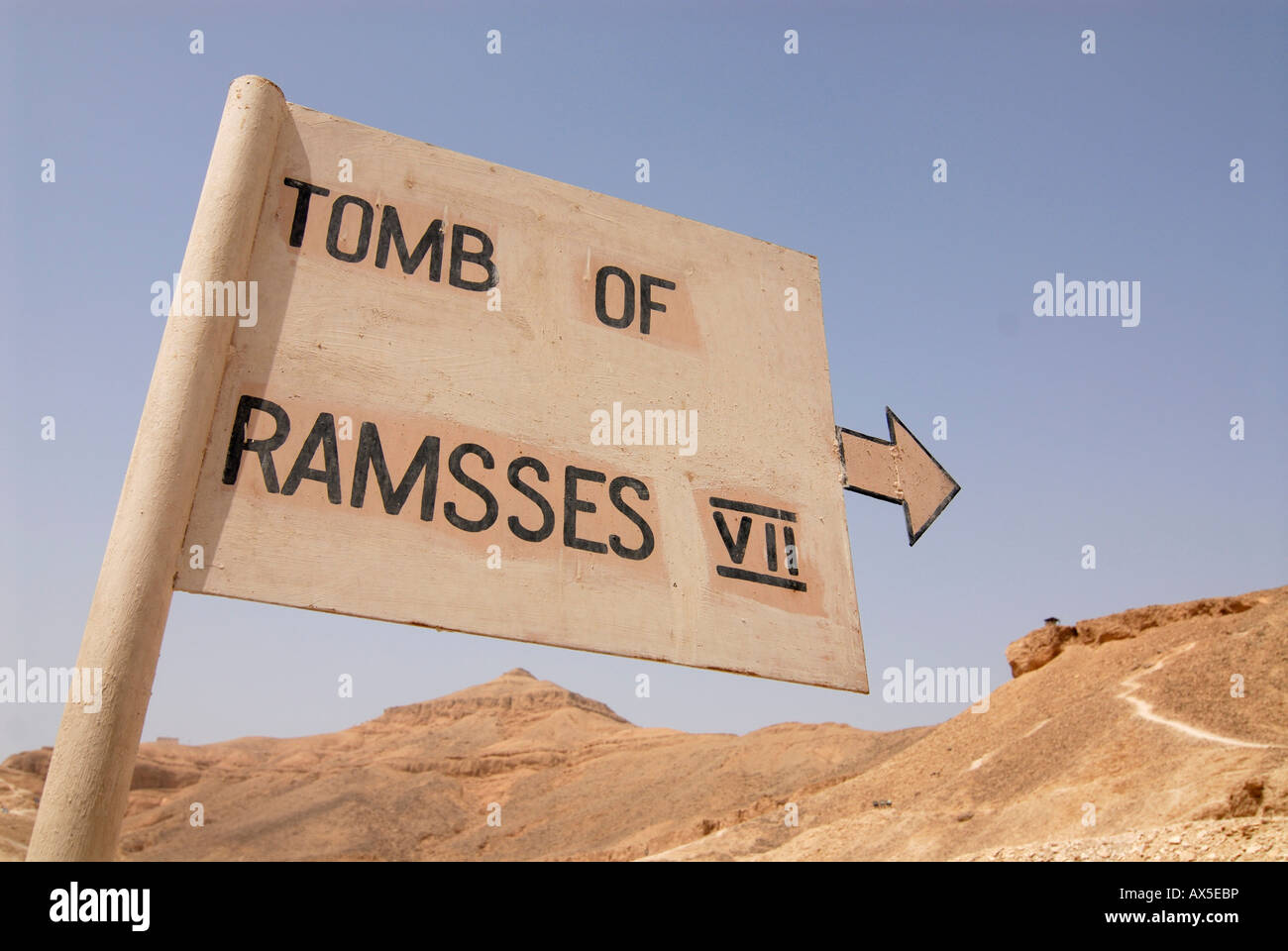 Sign showing the way tp the tomb of Ramses VII, path through the Valley ...