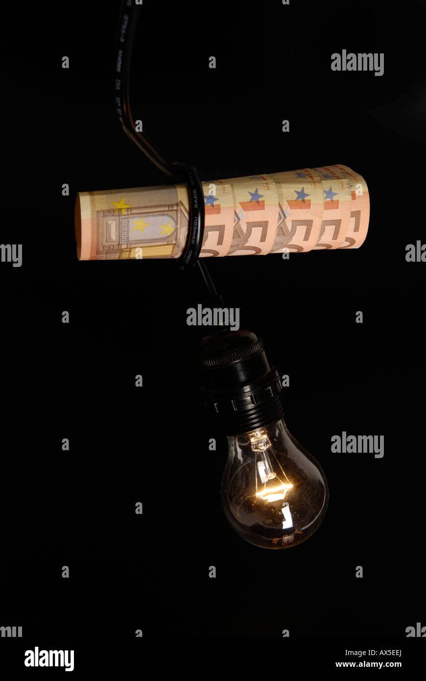 Knotted cables hi-res stock photography and images - Alamy