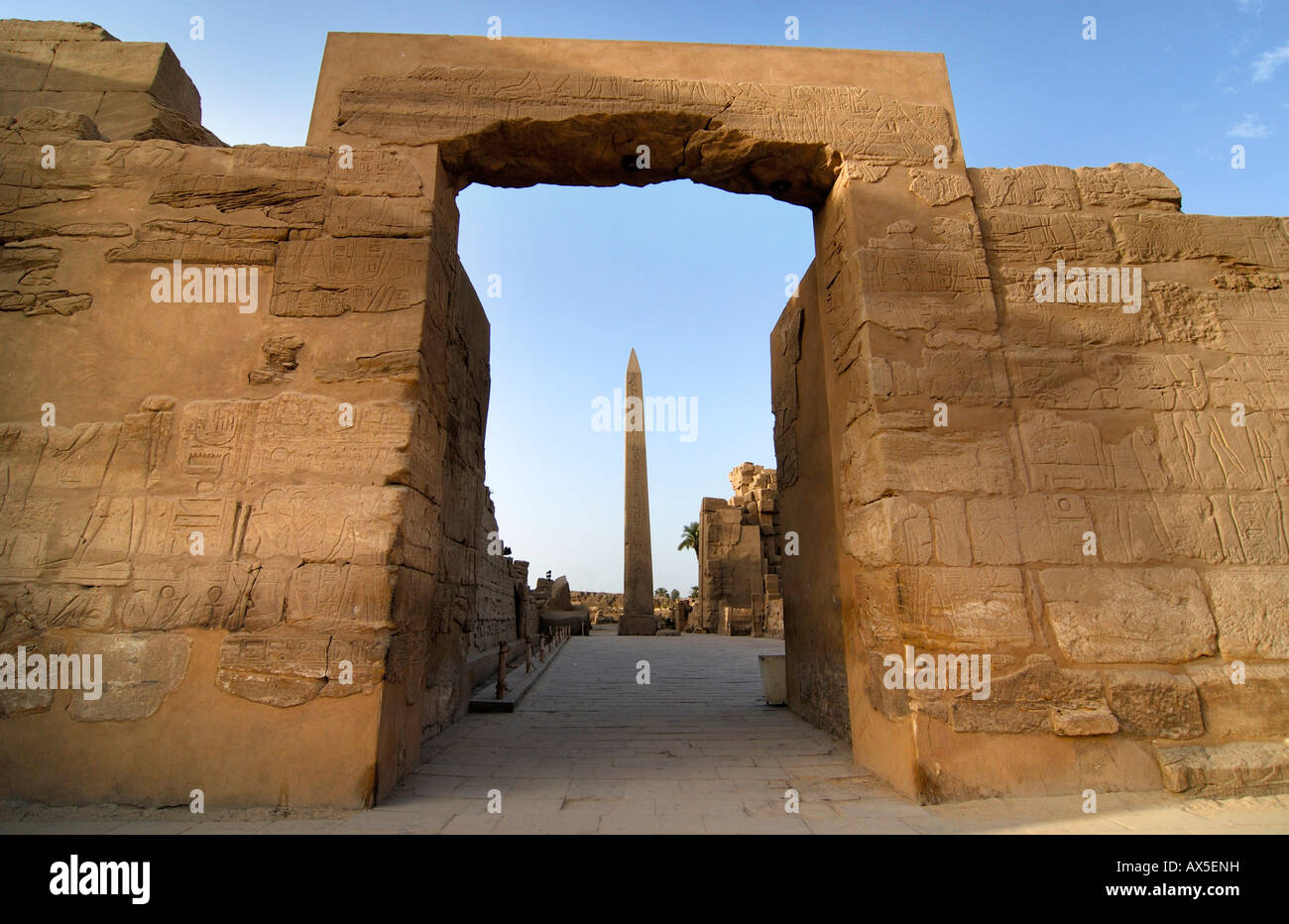 Obelisk gates hi-res stock photography and images - Alamy