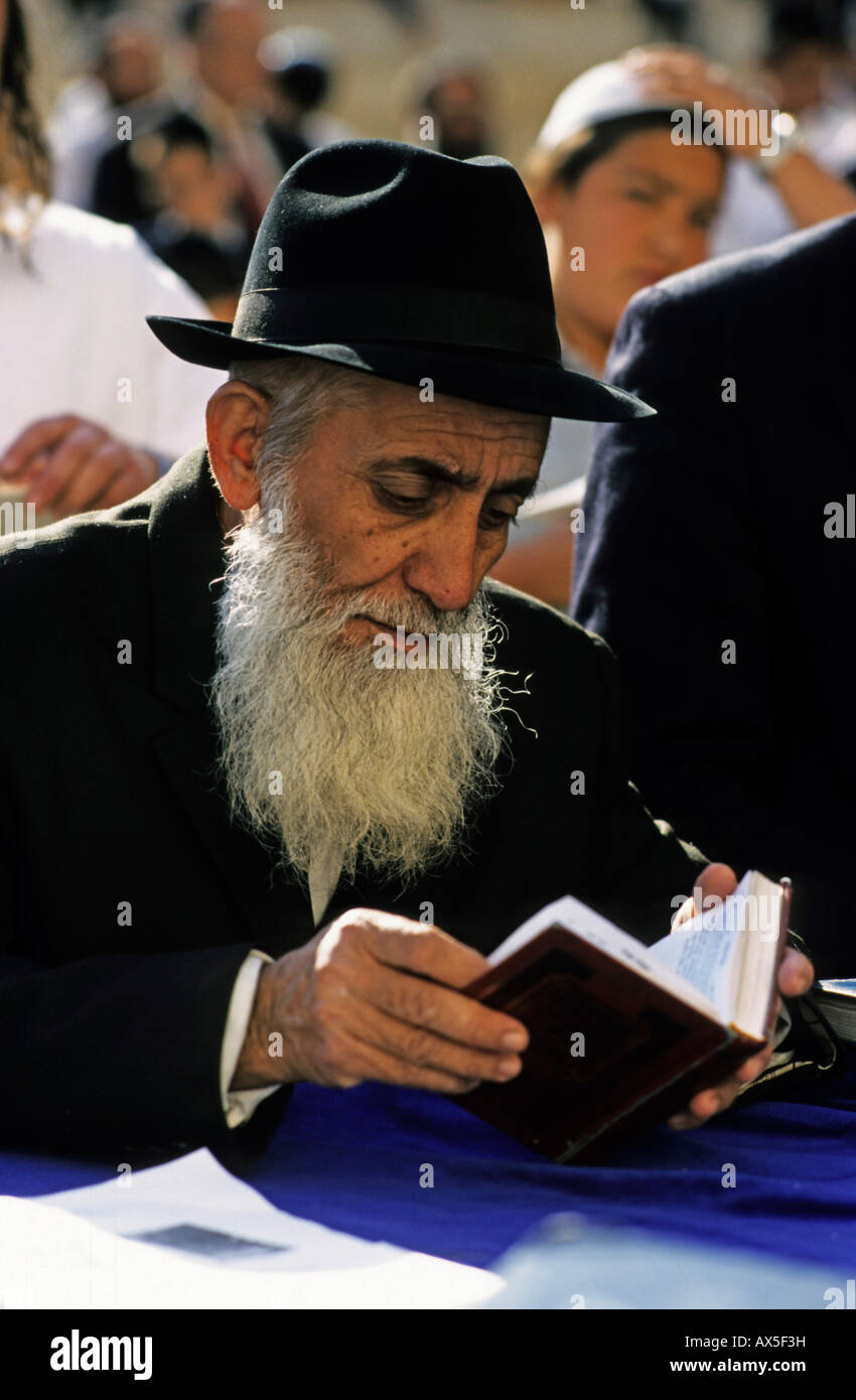Studying the Torah, Wailing Wall, Jerusalem, Israel Stock Photo - Alamy