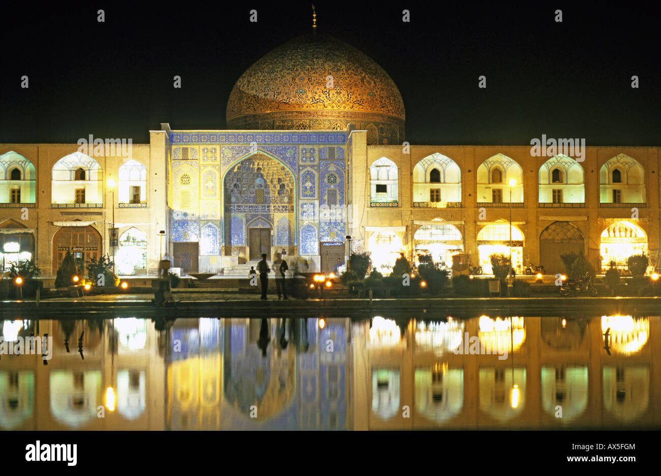 Sheikh Lotf Allah Mosque, Isfahan, Iran Stock Photo - Alamy