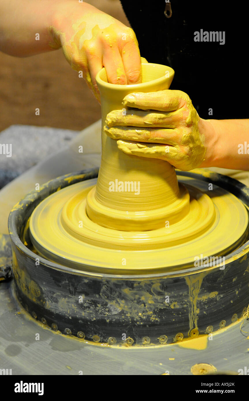 Traditional potter at work hi-res stock photography and images - Alamy