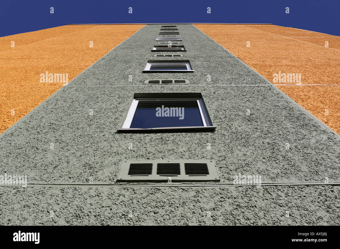 Orangefarbene fassade hi-res stock photography and images - Alamy