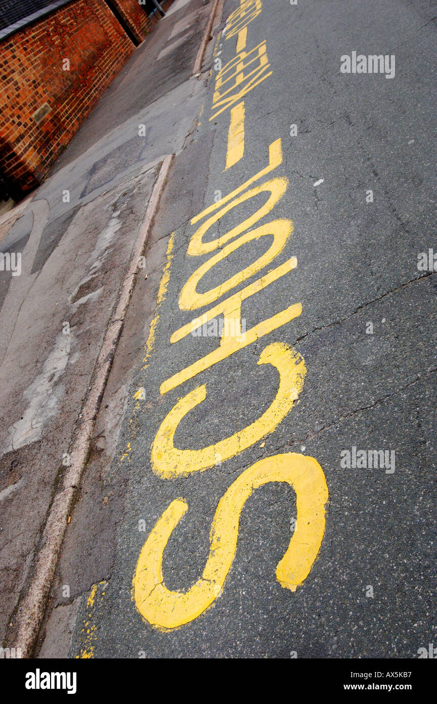 Road outside school hi-res stock photography and images - Alamy