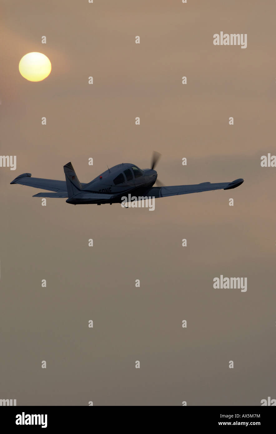 Piper aircraft hi-res stock photography and images - Alamy