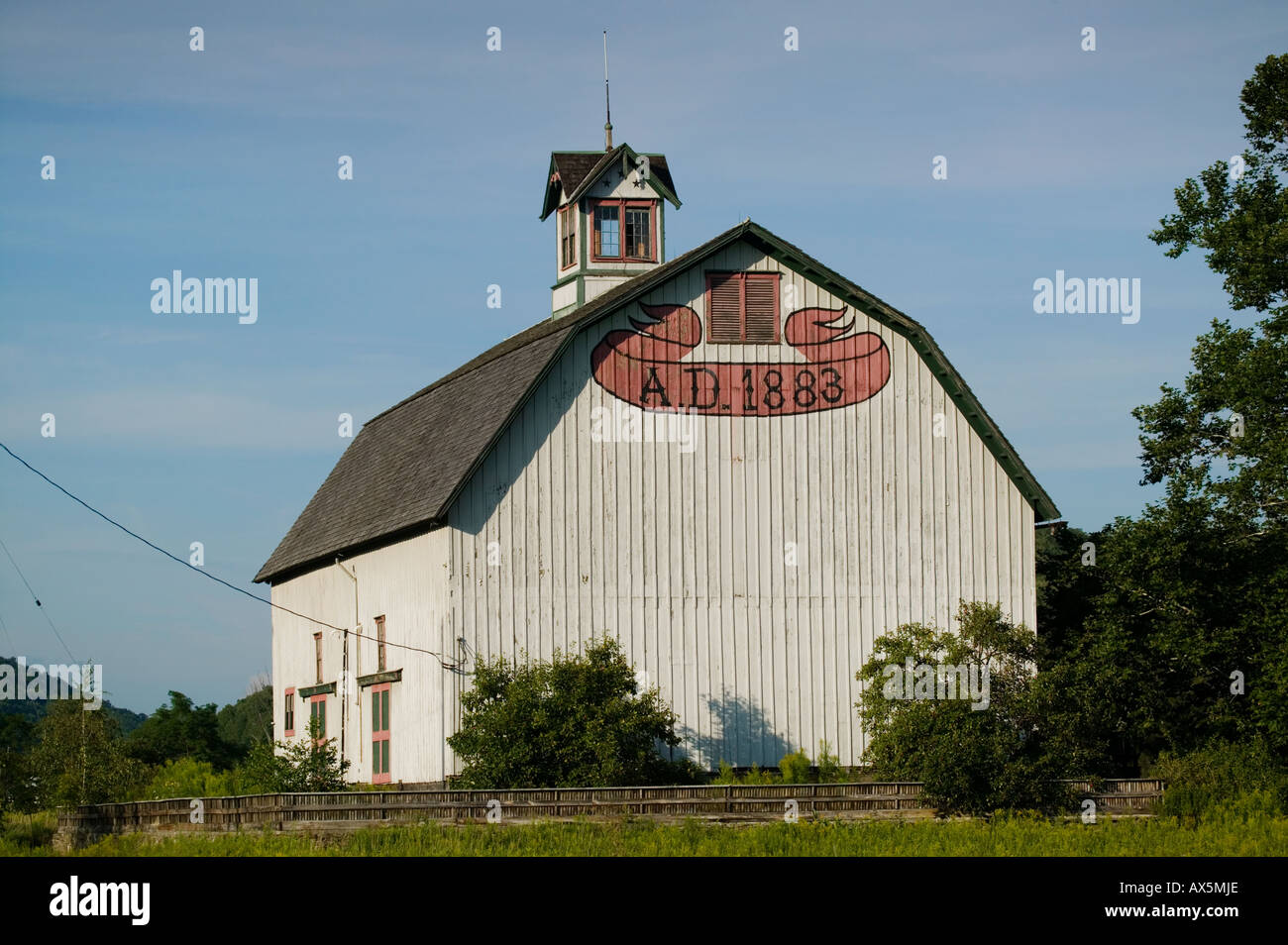 Large gambrel barn built 1883 near Ithaca New York Tompkins County ...