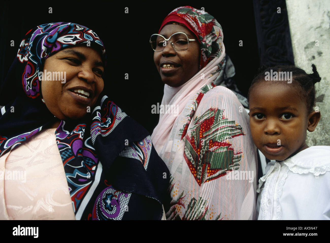 Zanzibar, Tanzania. Muslim women and girl Stock Photo - Alamy