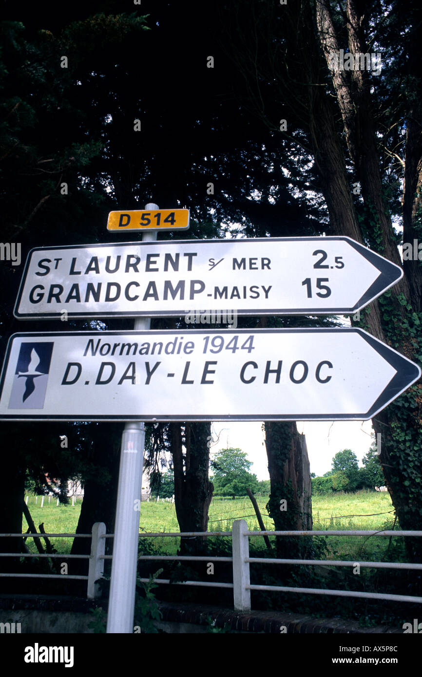 War signage hi-res stock photography and images - Alamy