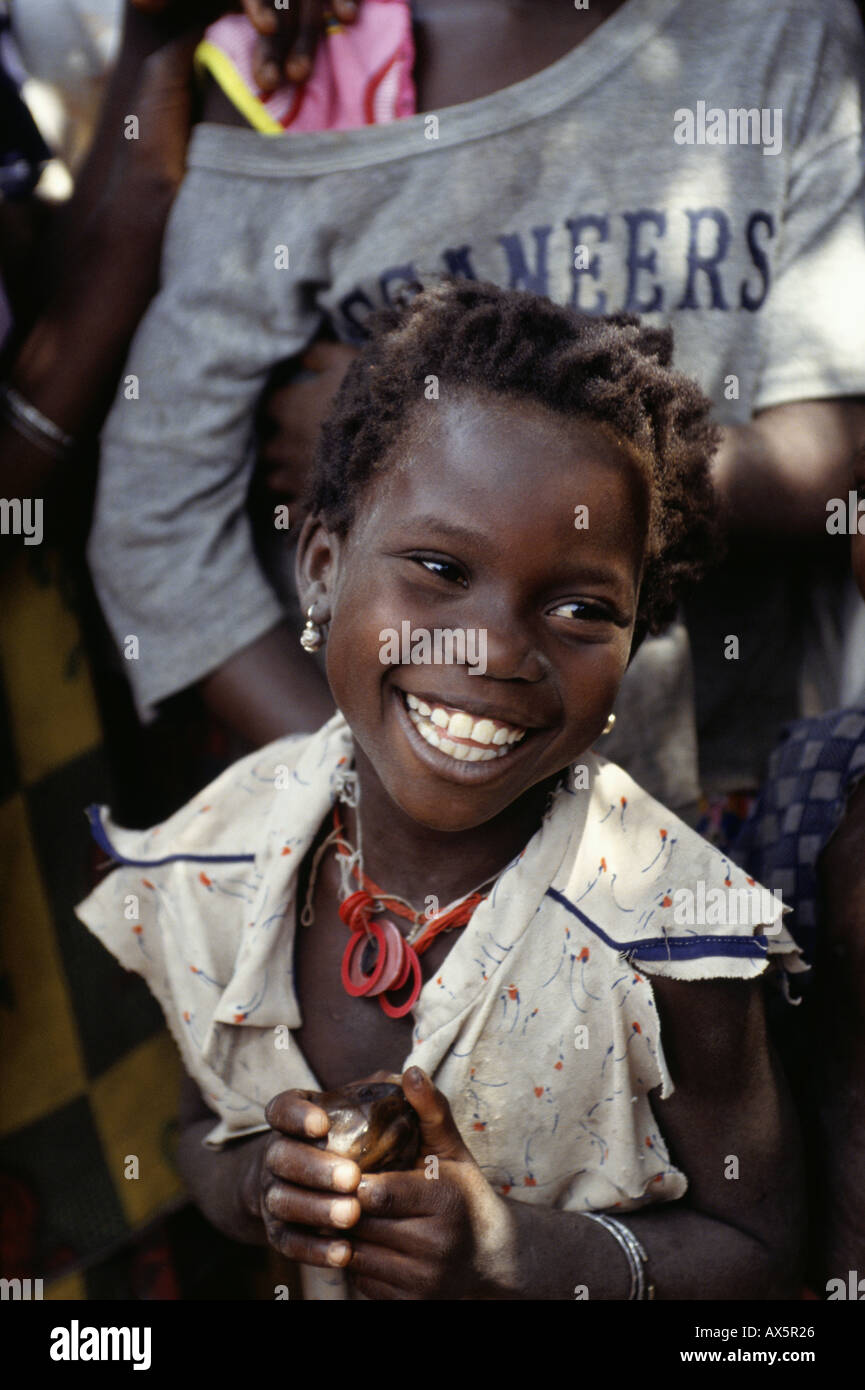 Poor girl and torn clothes hi-res stock photography and images - Alamy