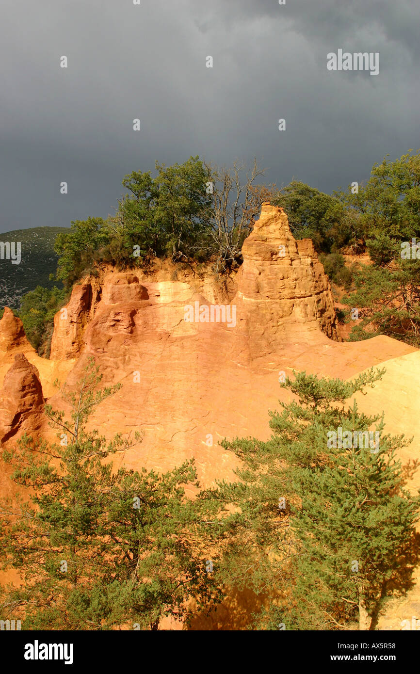 Colorado Provencal Rustrel The Luberon Provence France Stock Photo - Alamy