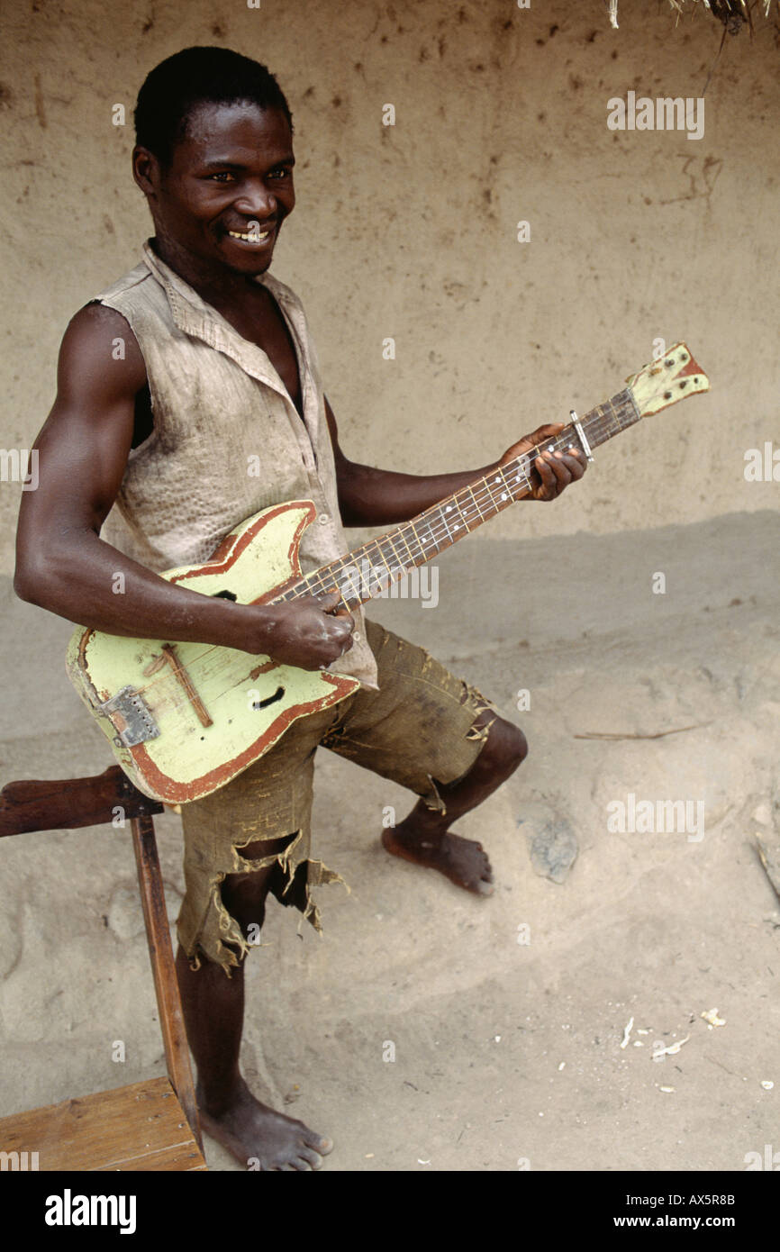 Home made musical instruments hi-res stock photography and images - Alamy