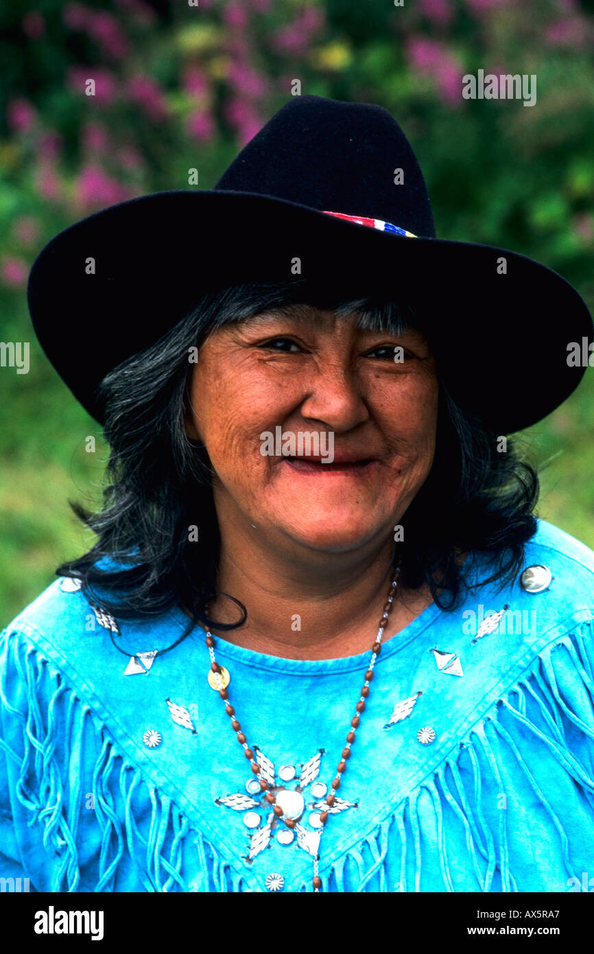 Aleut hi-res stock photography and images - Alamy