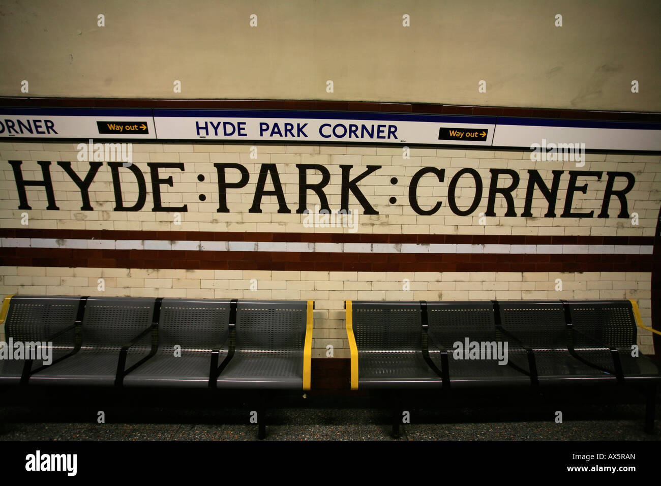 Hyde Park Corner tiles, tube sign and underground station, London ...