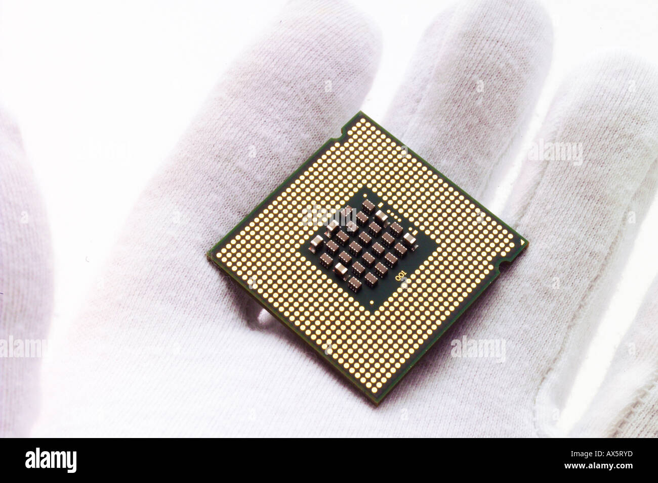 Computer chip photos hi-res stock photography and images - Alamy