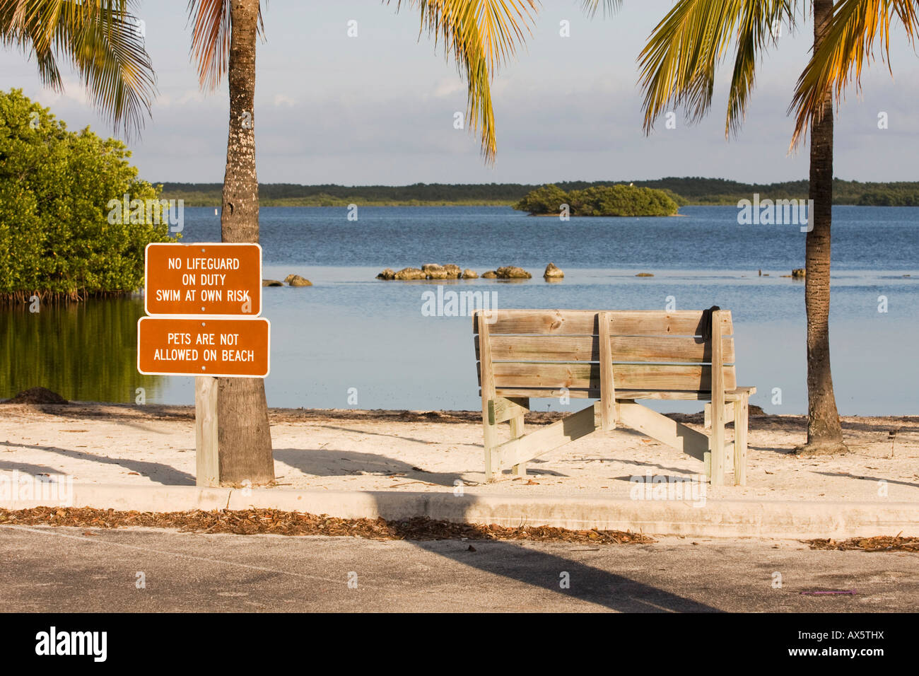 Key largo beach sign hi-res stock photography and images - Alamy