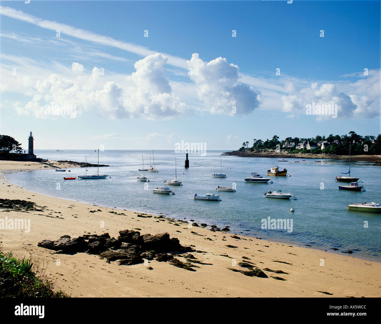 BENODET RIVER ODET PHARE DU COQ Stock Photo - Alamy