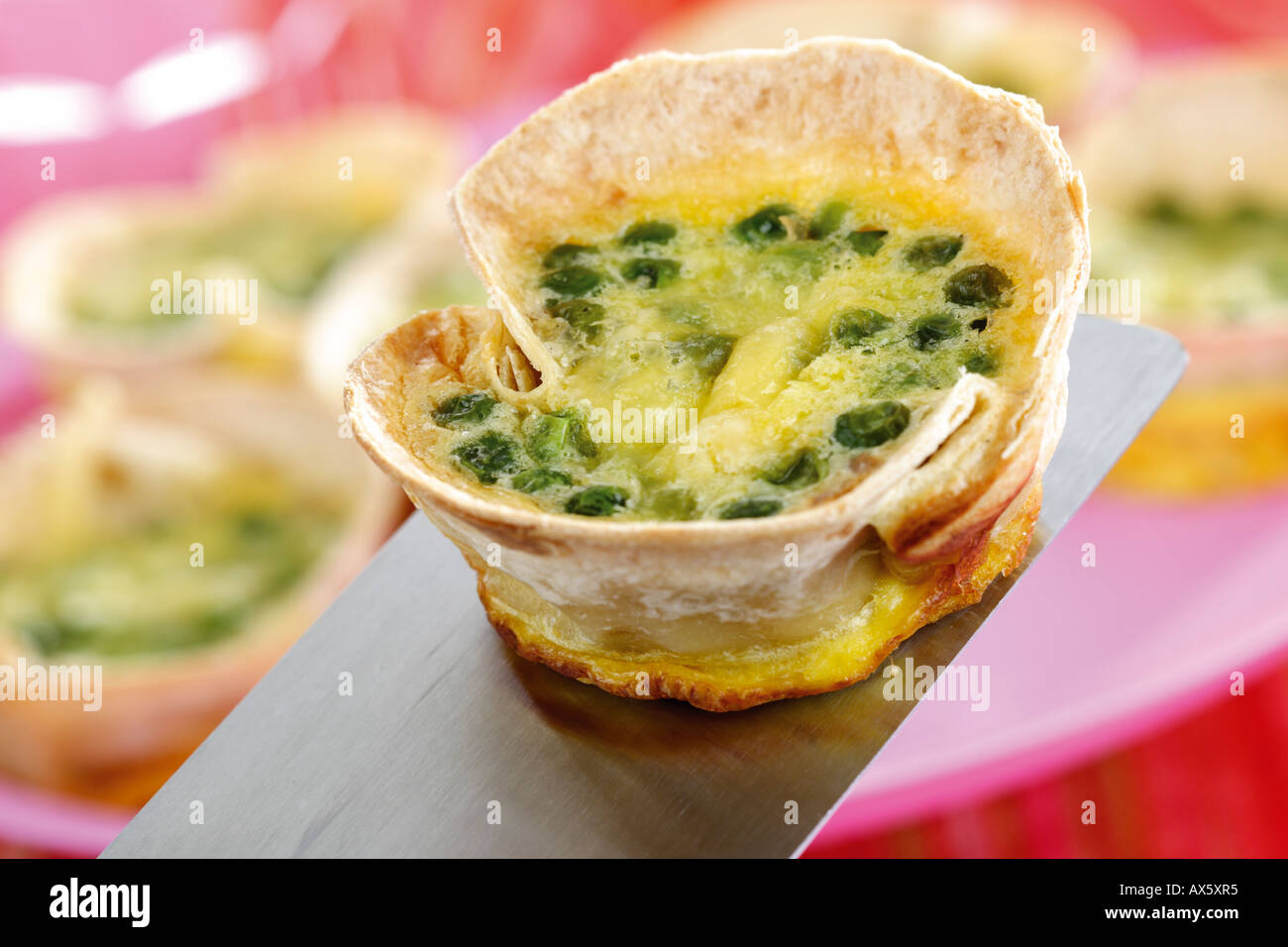 Pea quiche hi-res stock photography and images - Alamy