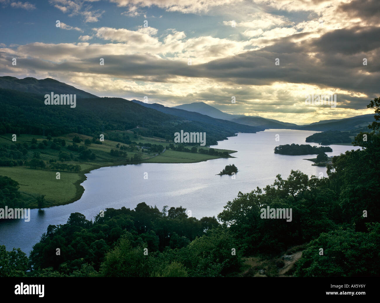 Queens queen view hi-res stock photography and images - Alamy
