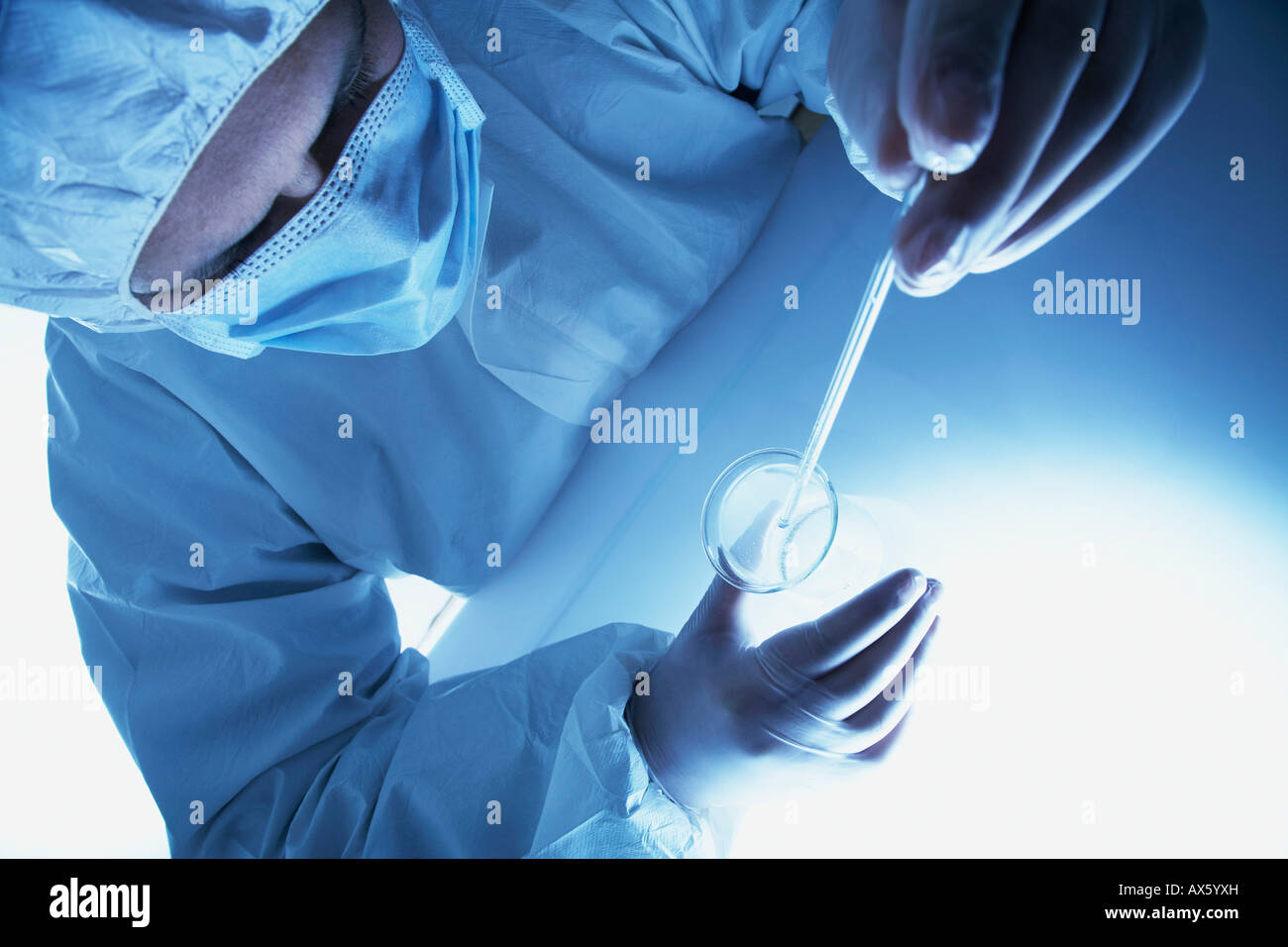 Volumetric pipette hi-res stock photography and images - Alamy