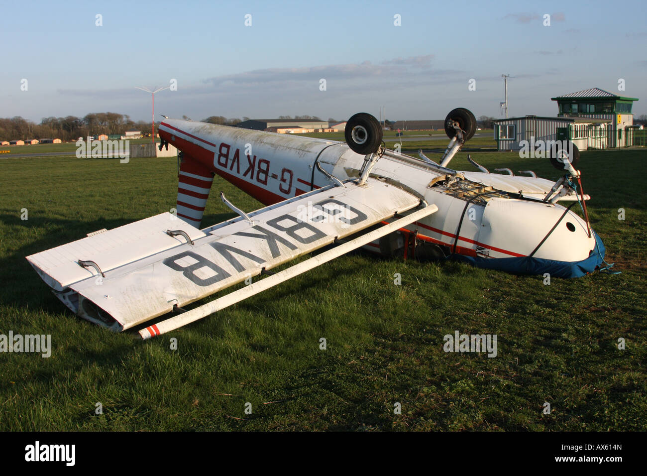 Upside down plane hi-res stock photography and images - Alamy