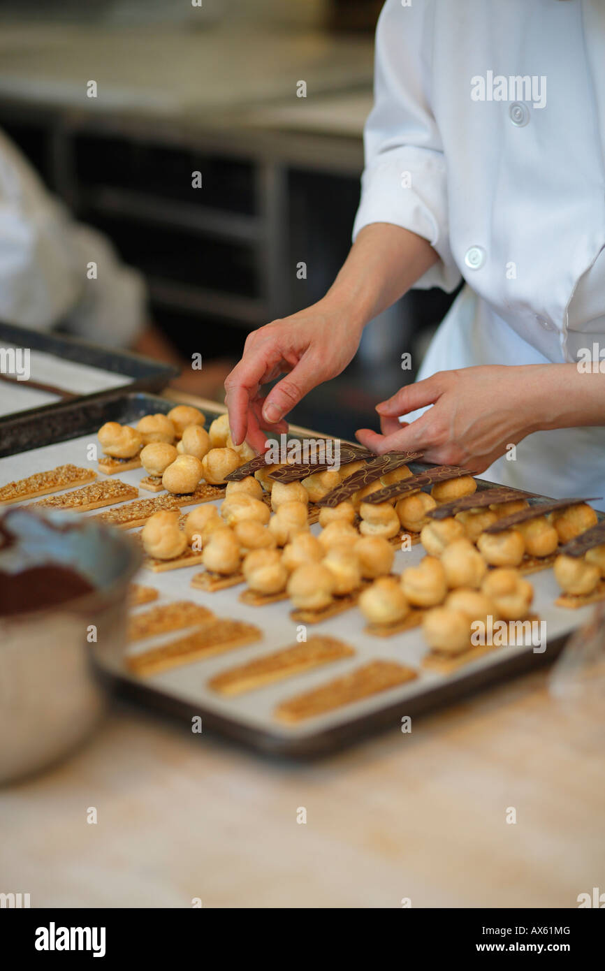Pastry chef making pastries Stock Photo - Alamy