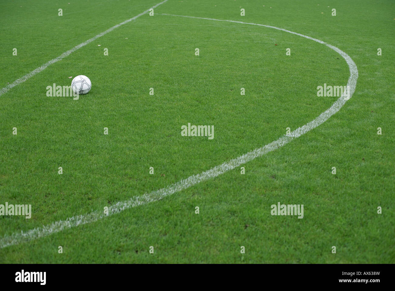 Direct free kick hi-res stock photography and images - Alamy