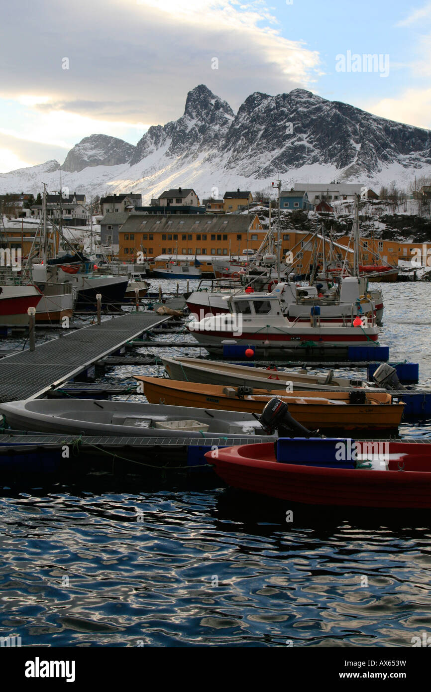 Husøy husoy fishing village small island senja coastal norway winter ...