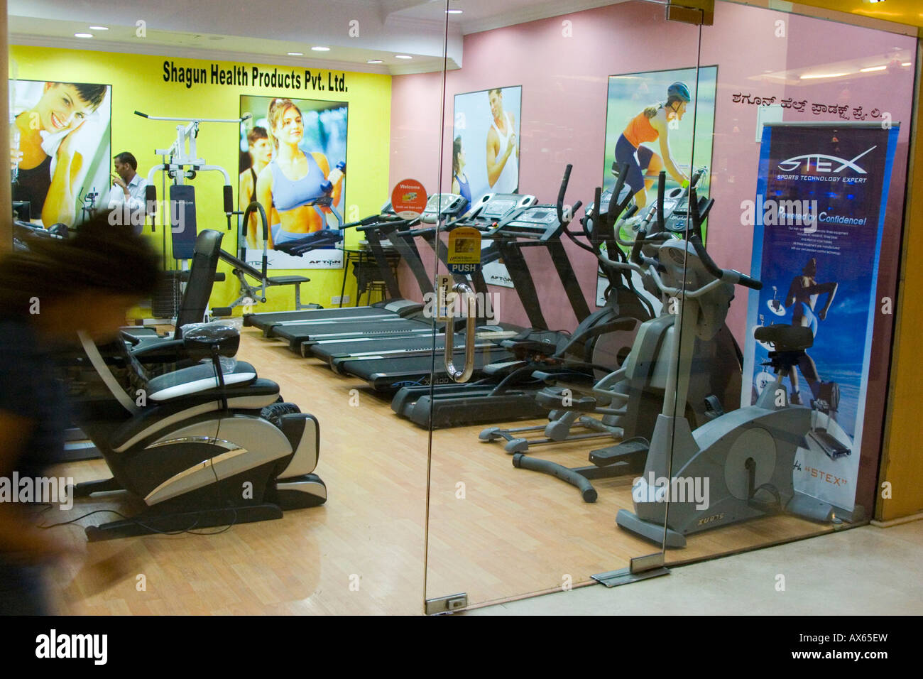 Asia shopping centre empty hi-res stock photography and images - Alamy