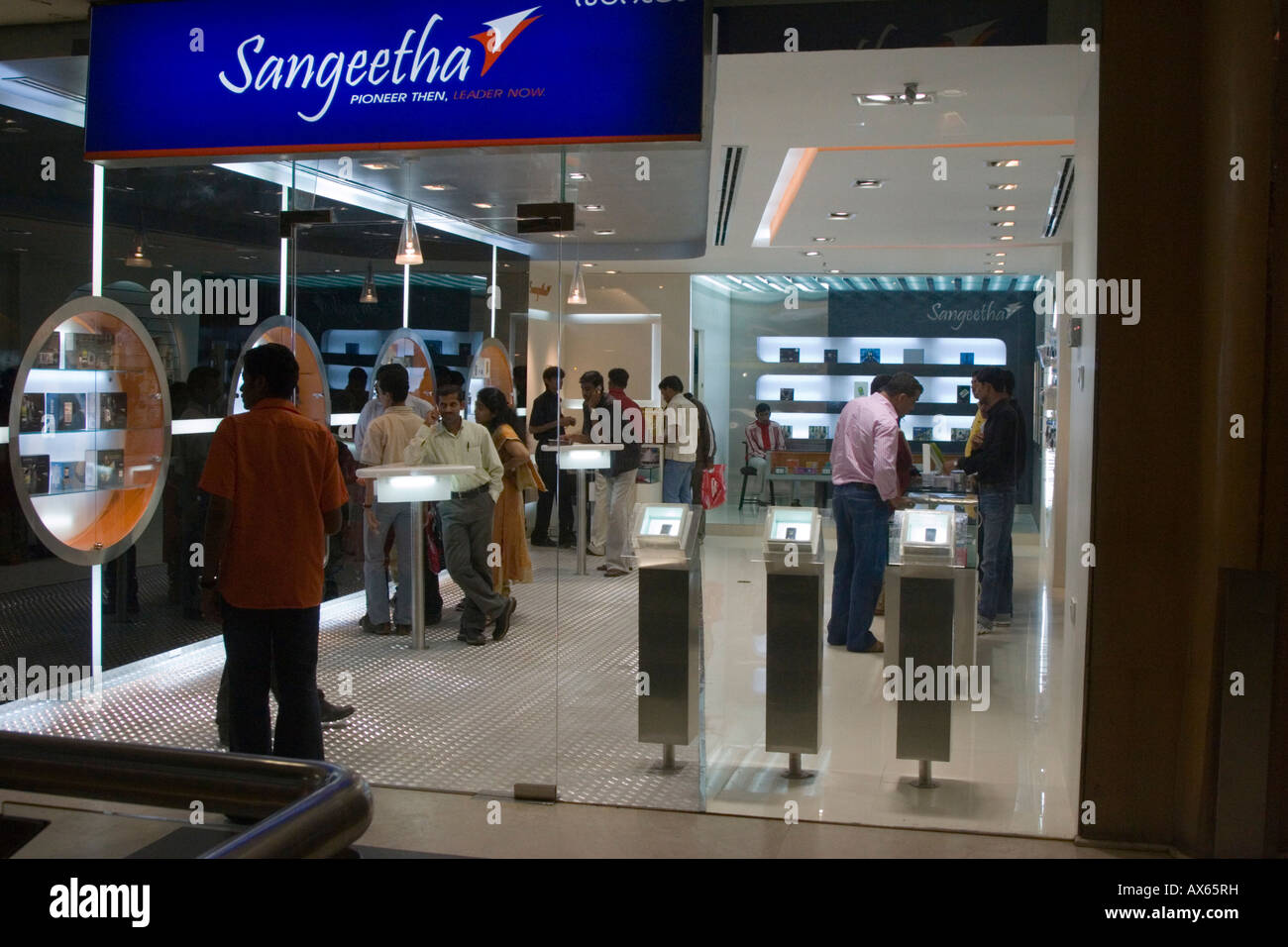 Shops inside a modern Indian shopping mall and shopping centre Stock ...