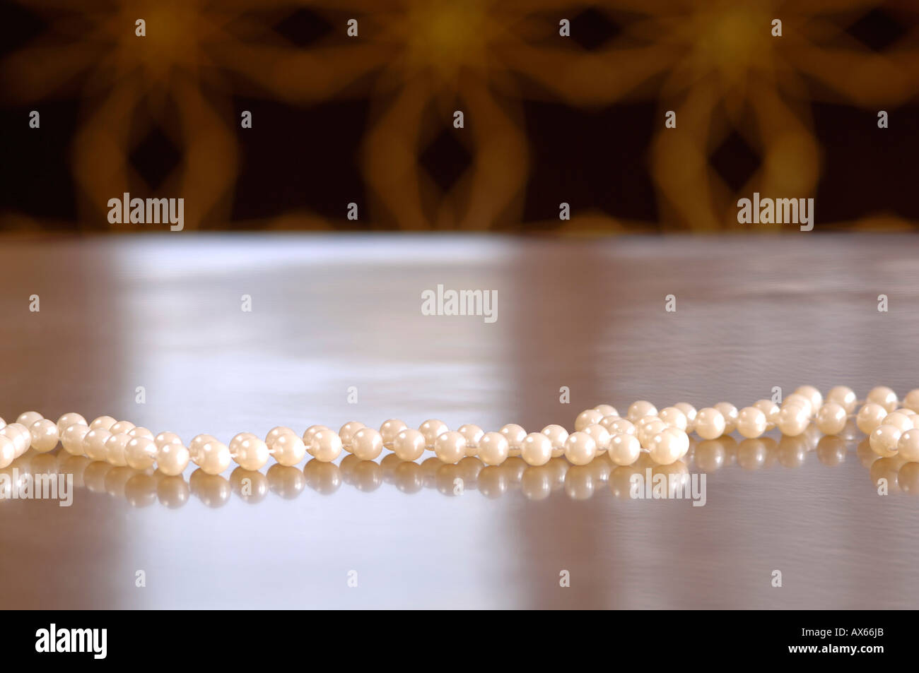 Valuable tables hi-res stock photography and images - Alamy