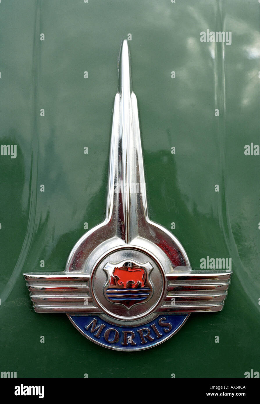 Morris car bonnet badge Stock Photo - Alamy