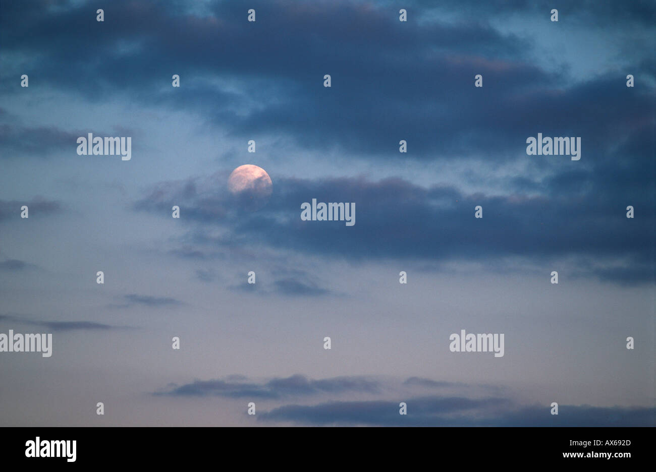 Full moon 2002 hi-res stock photography and images - Alamy