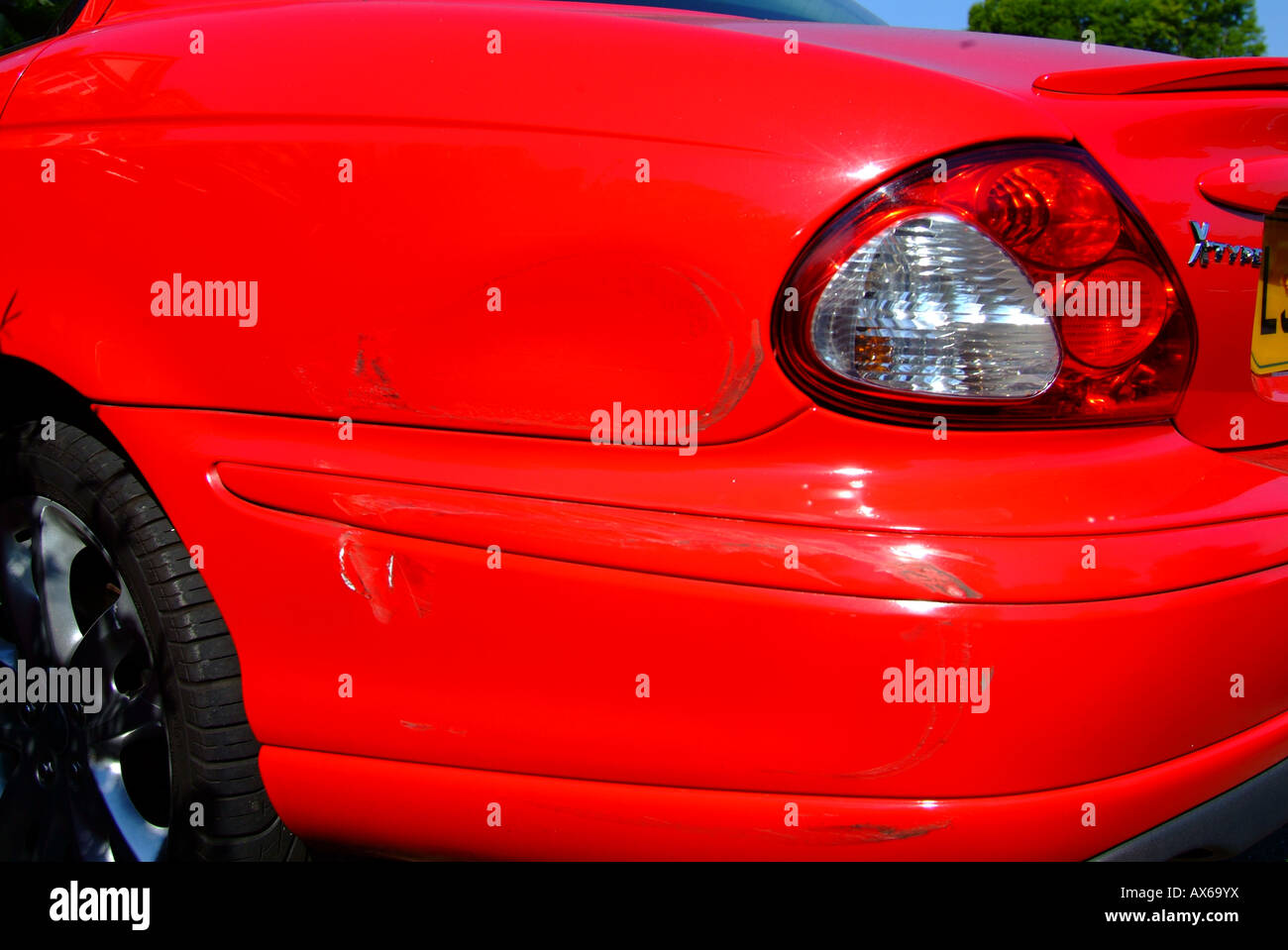 Red car crash hi-res stock photography and images - Alamy