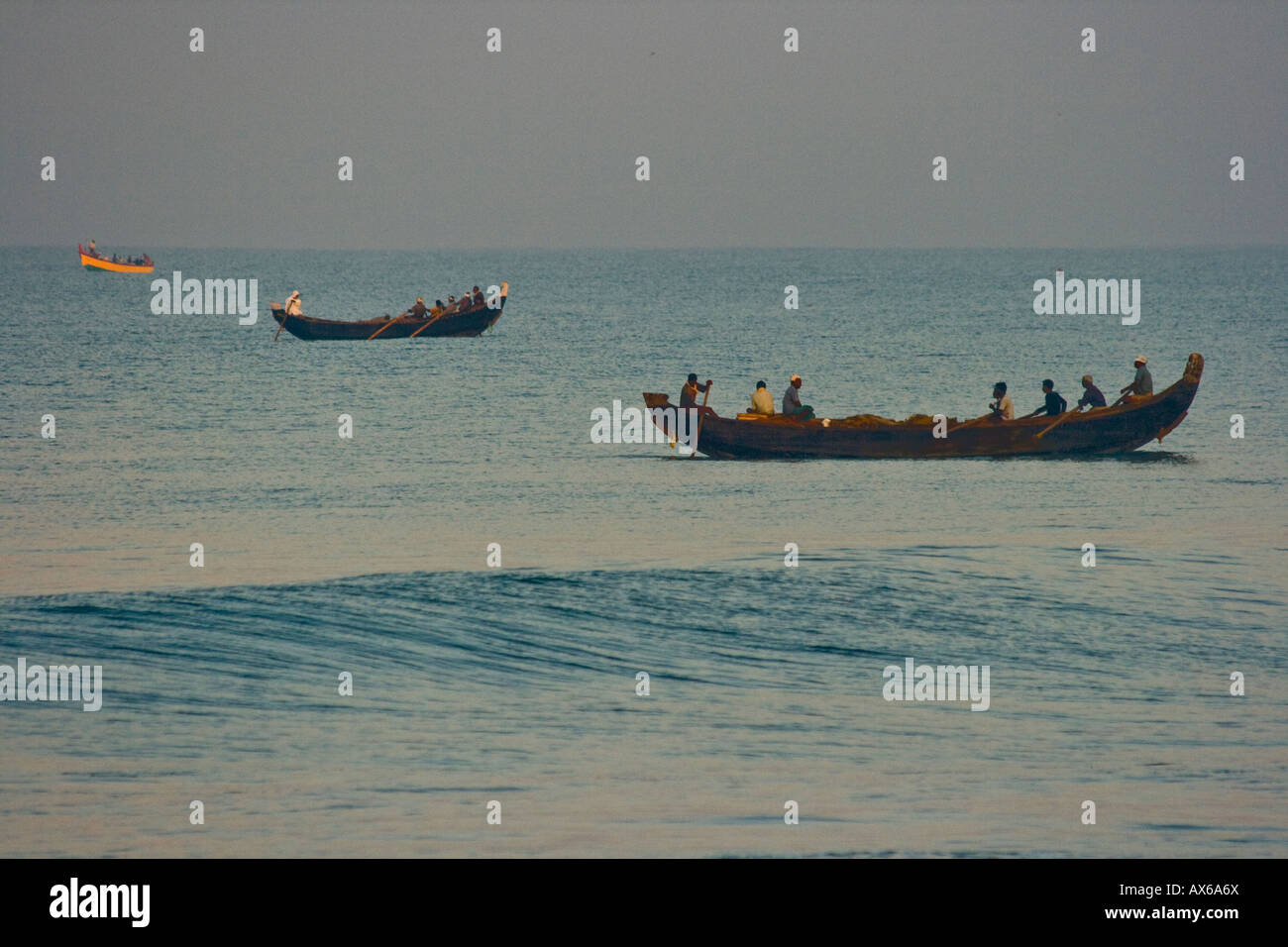India kerala varkala beach early hi-res stock photography and images ...