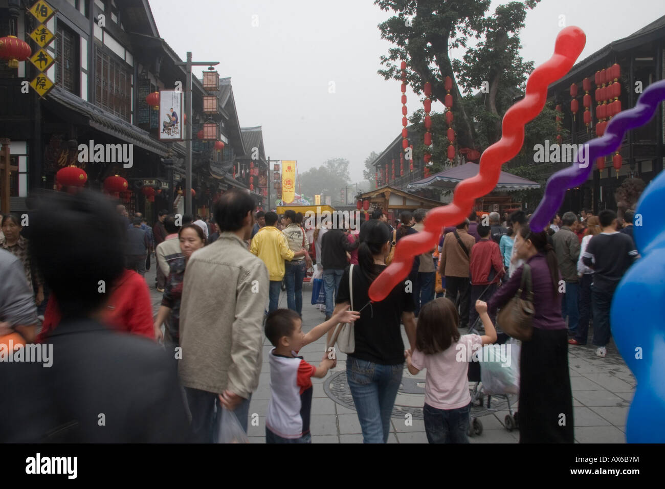 Chinese street, traditional style building Stock Photo - Alamy