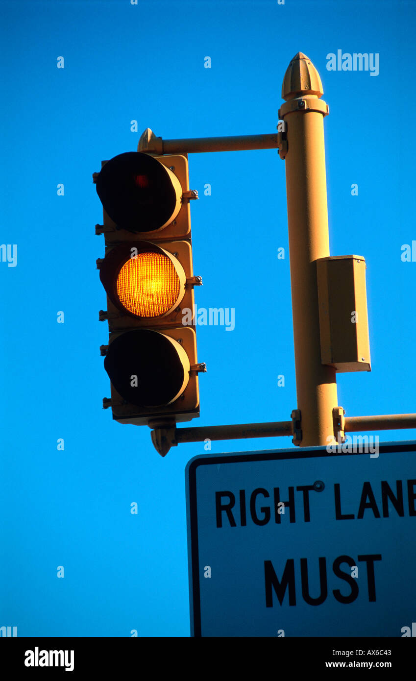Amber traffic light hi-res stock photography and images - Alamy