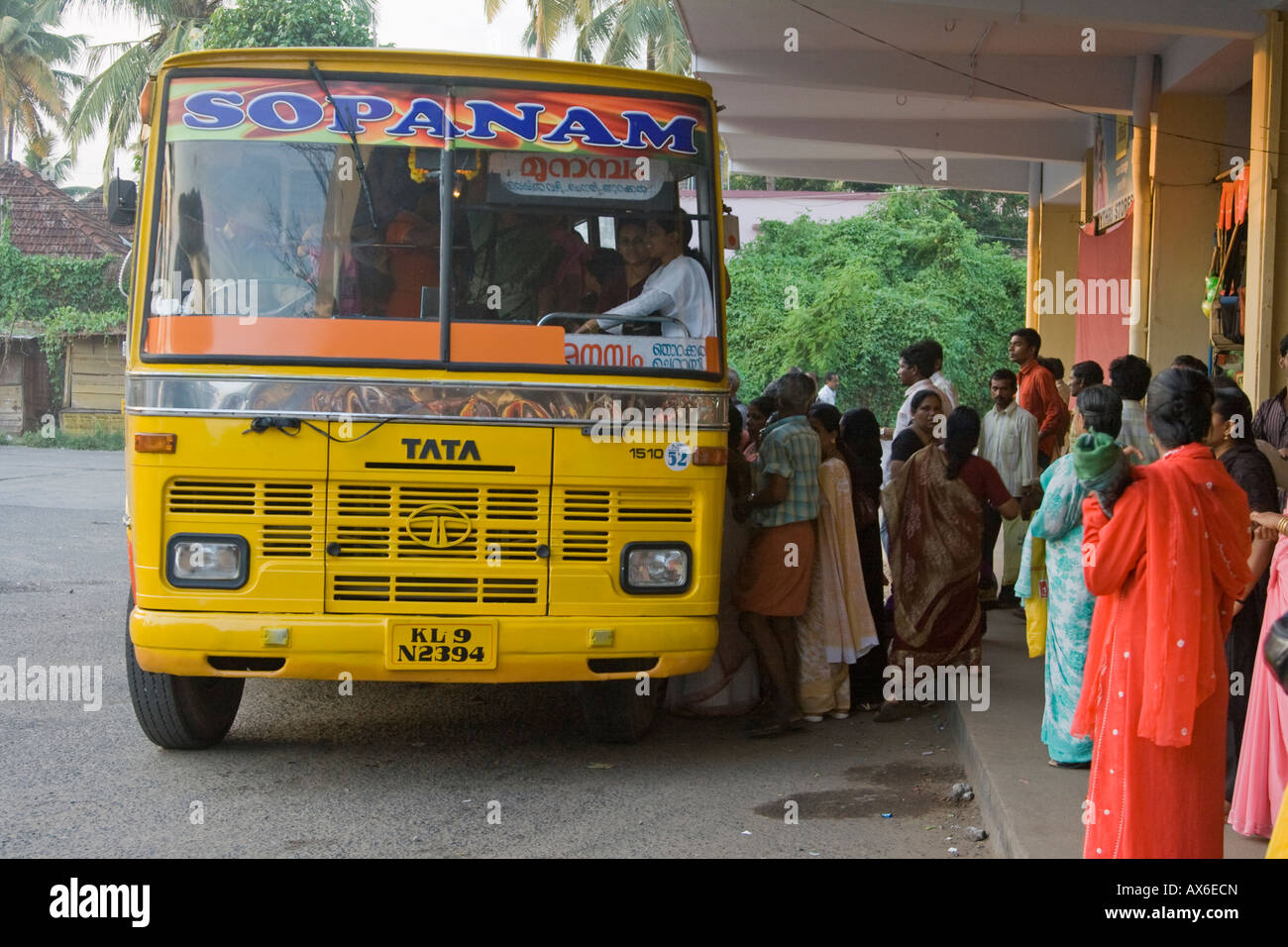 People Loading a Bus on Vypeen Island in Cochin India Stock Photo - Alamy