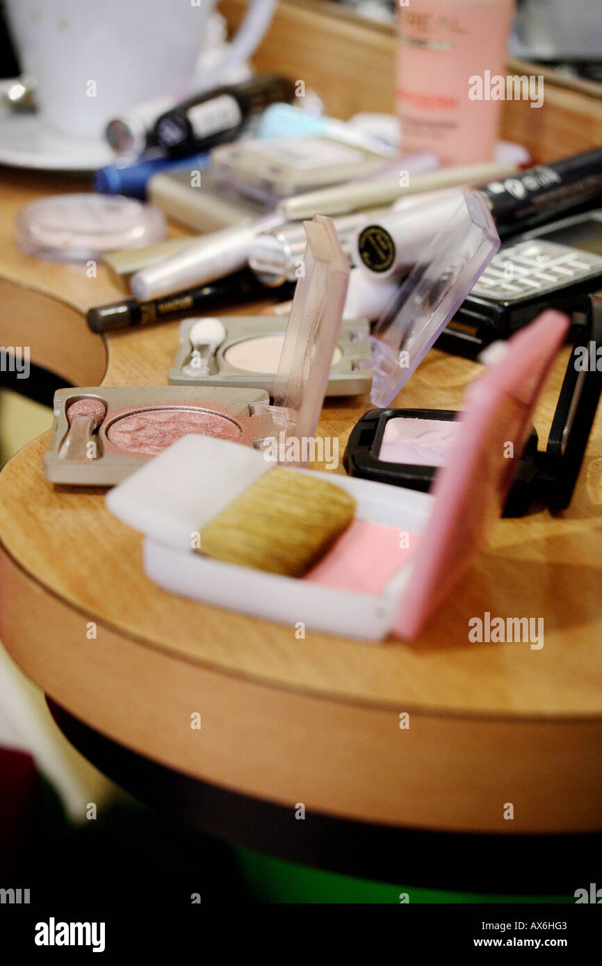 Cosmetic utensils hi-res stock photography and images - Alamy