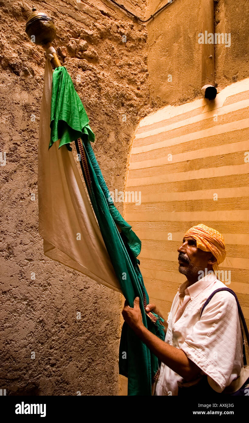 Green islamic flag hi-res stock photography and images - Alamy
