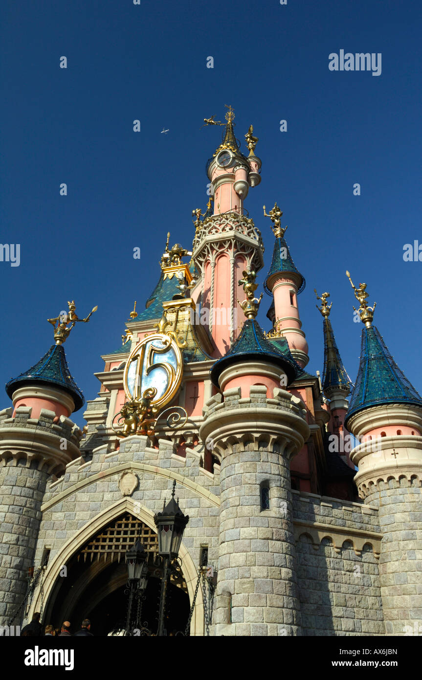 Magic Kindom castle in Disneyland paris Stock Photo - Alamy