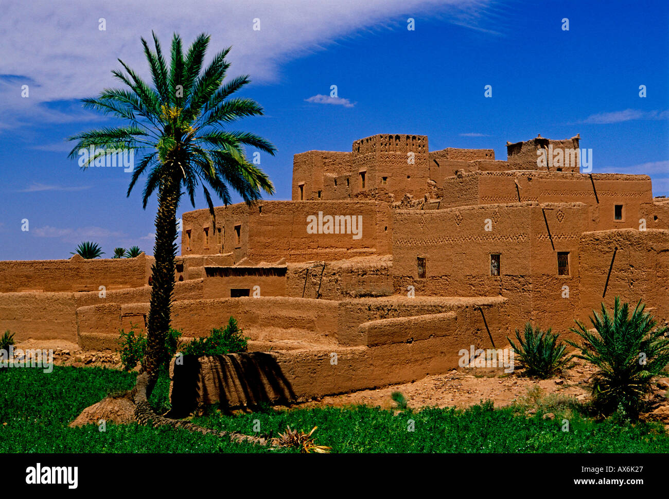 Kasbah casbah buildings nobody fortification hi-res stock photography ...
