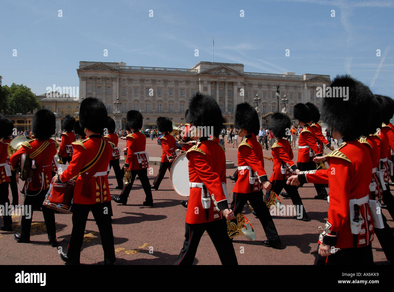Changing the Guard Queens Household Guard Buckingham Palace London ...